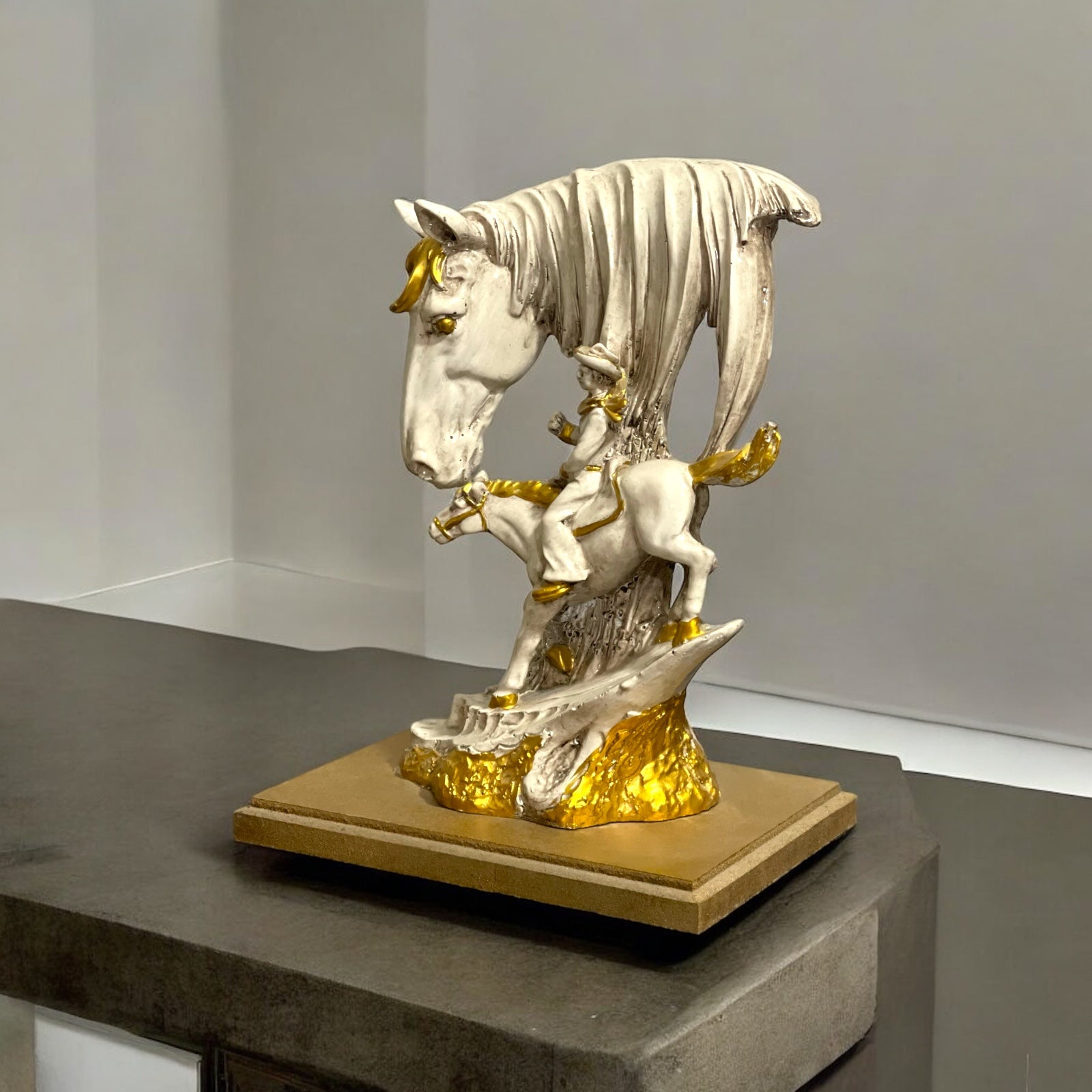 Abstract Idol with Horse and Man , H- 23.5 cm – cutncurve